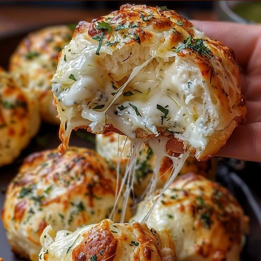 👉Gooey Mozzarella Biscuit Bombs – Recipes on a Budget